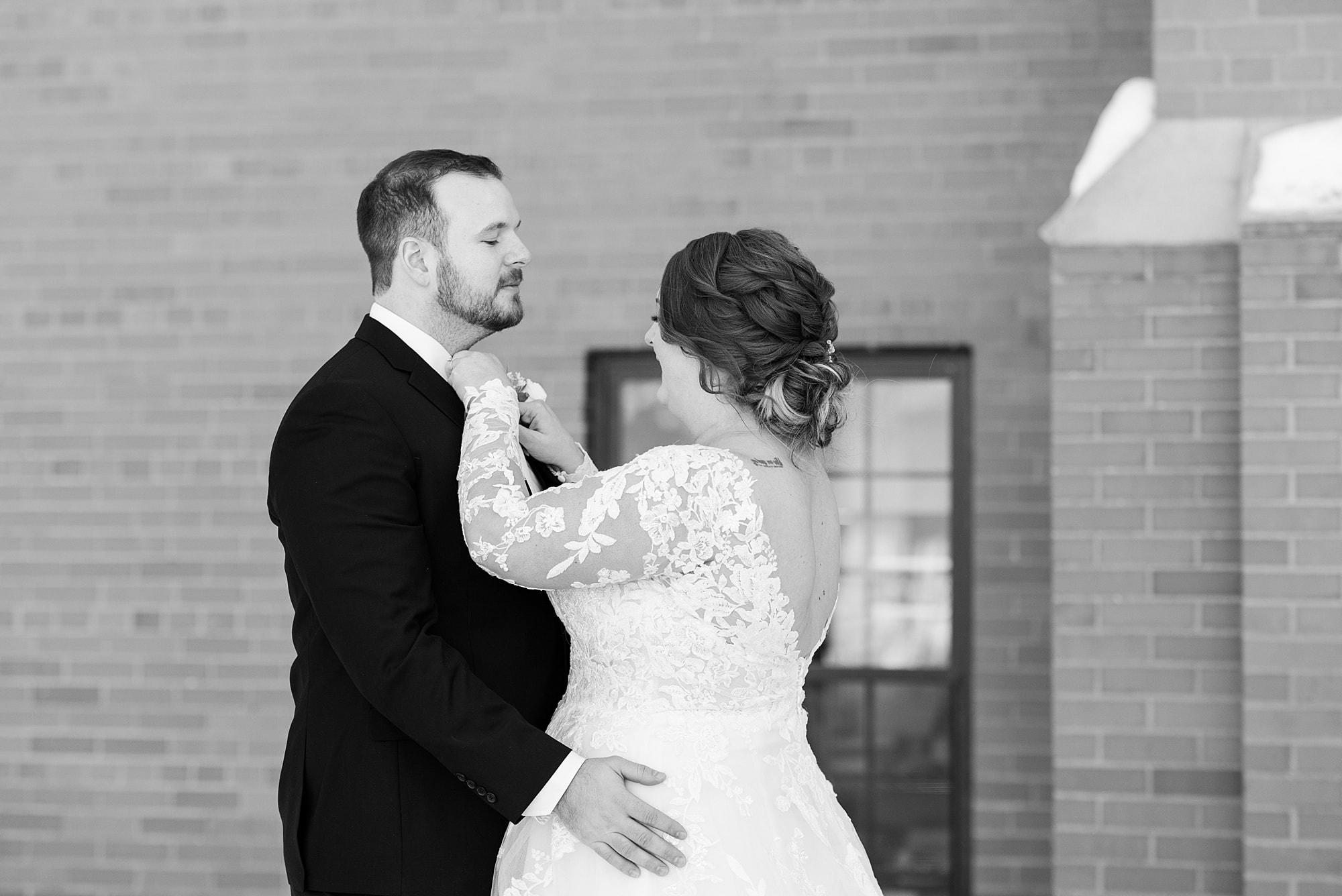 Winter Wedding at Sanctuary Events Center - Alecs Kay Photo